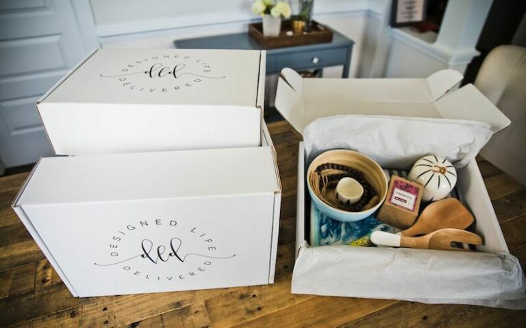 20 Best Home Decor Subscription Boxes (2024) - Relaxing Decor